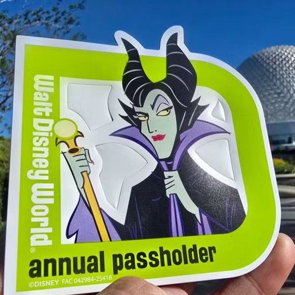 Disney | Office | Walt Disney World Maleficent Passholder Magnet Flower ...